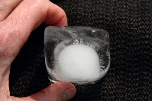 Why Are Some Ice Cubes Cloudy While Others Are Clear? » ScienceABC
