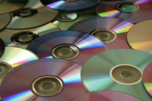 How Does A Compact Disc (Or DVD) Work?