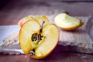Why Do Apples Turn Brown? How To Keep Apples From Turning Brown?