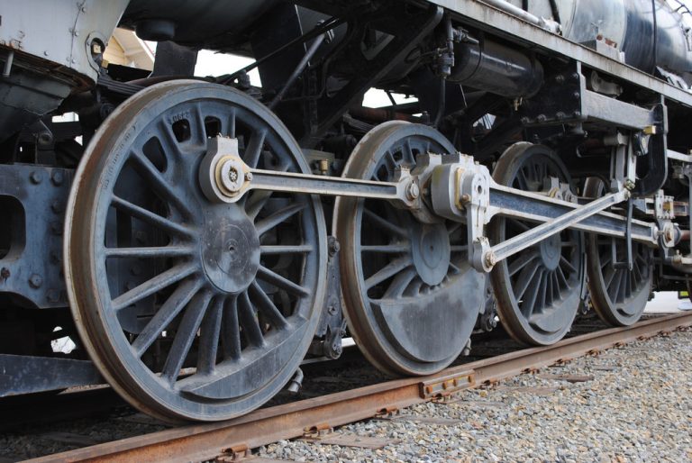 How Do Train Wheels Turn? » ScienceABC