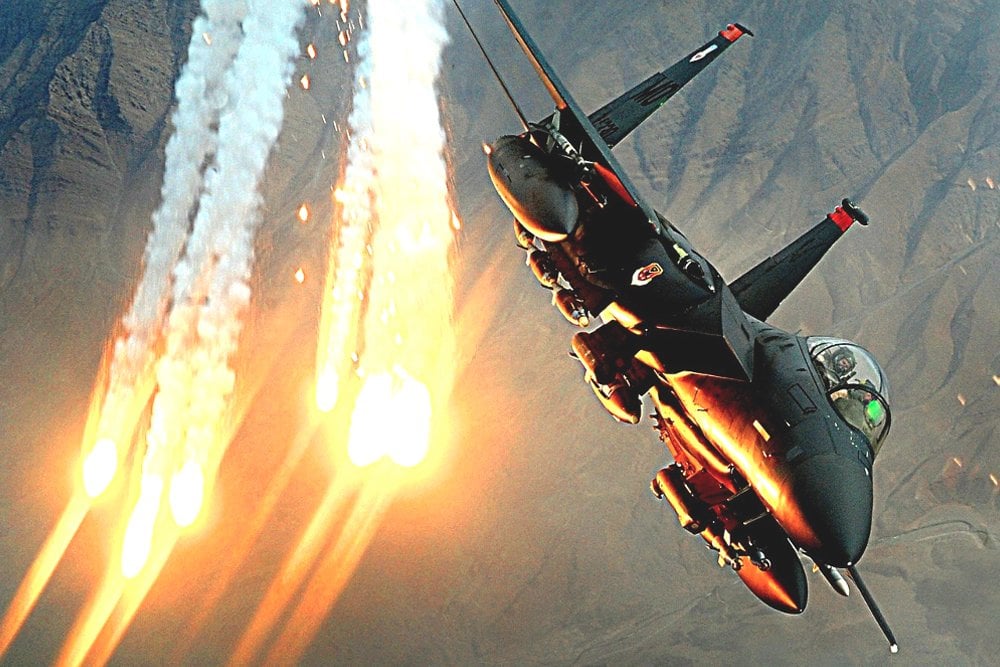 Flare And Chaff: Definition, Working And Simple Explanation Flare And Chaff: Definition, Working And Simple Explanation