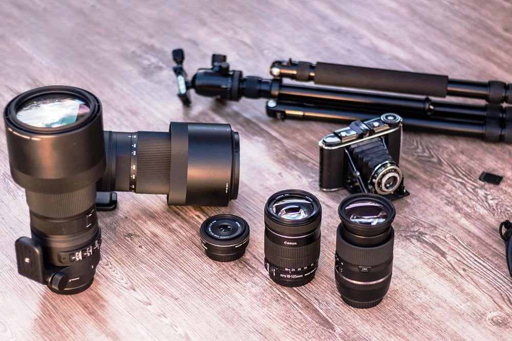 How Can Circular Lens Of Camera Produce Rectangular Picture