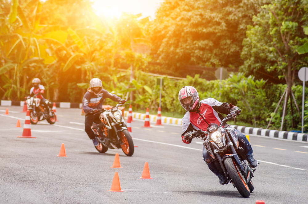 What Are Motorcycle High Siders And Low Siders? » ScienceABC