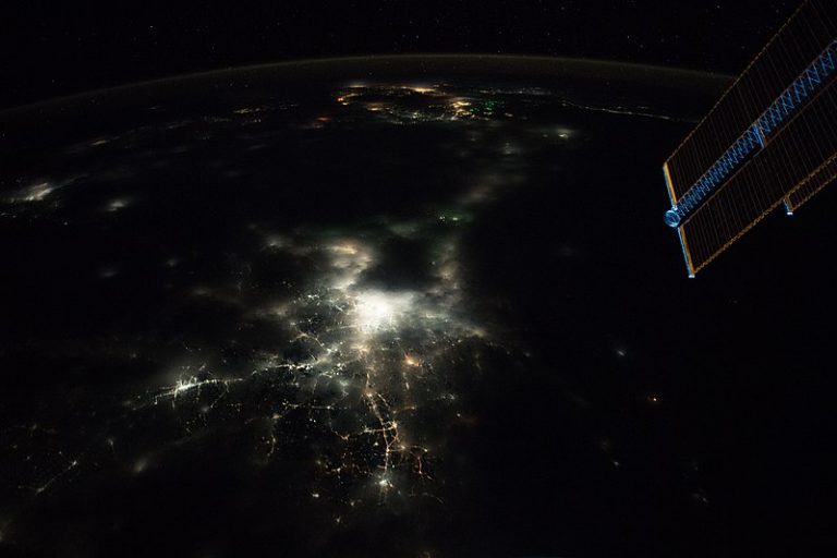 How Do Astronauts Aboard The ISS Know When It's Day Or Night? » ScienceABC