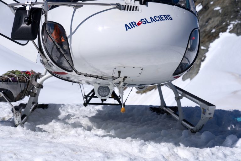 Why Do Some Helicopters Have Skids Instead Of Wheels? » ScienceABC