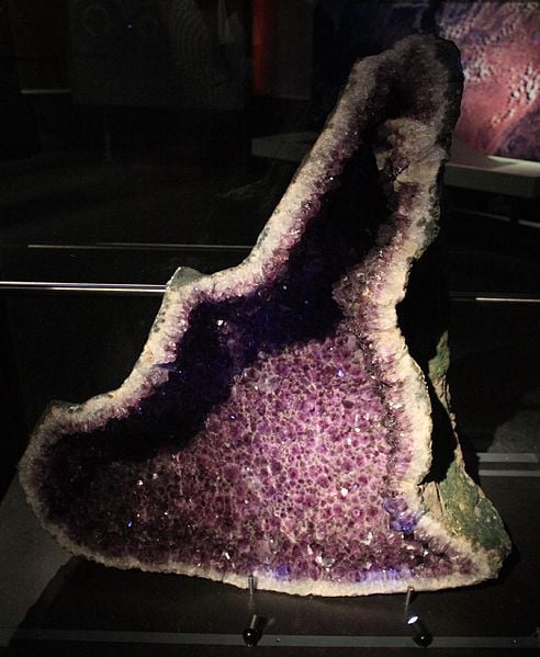 Why Are Some Rocks Hollow? » ScienceABC