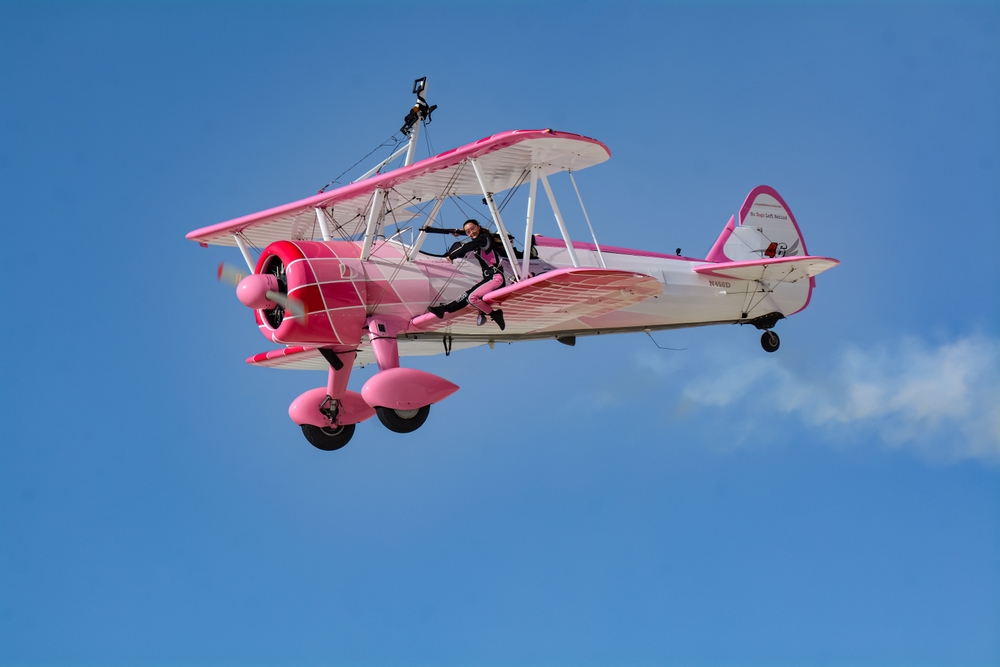 Why Are Some Wings Above, While Others At The Bottom Of Aircraft's Body?