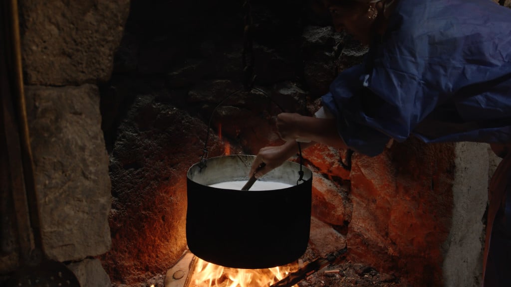 Why Does Milk Spill Upon Boiling, But Water Doesn't? » ScienceABC